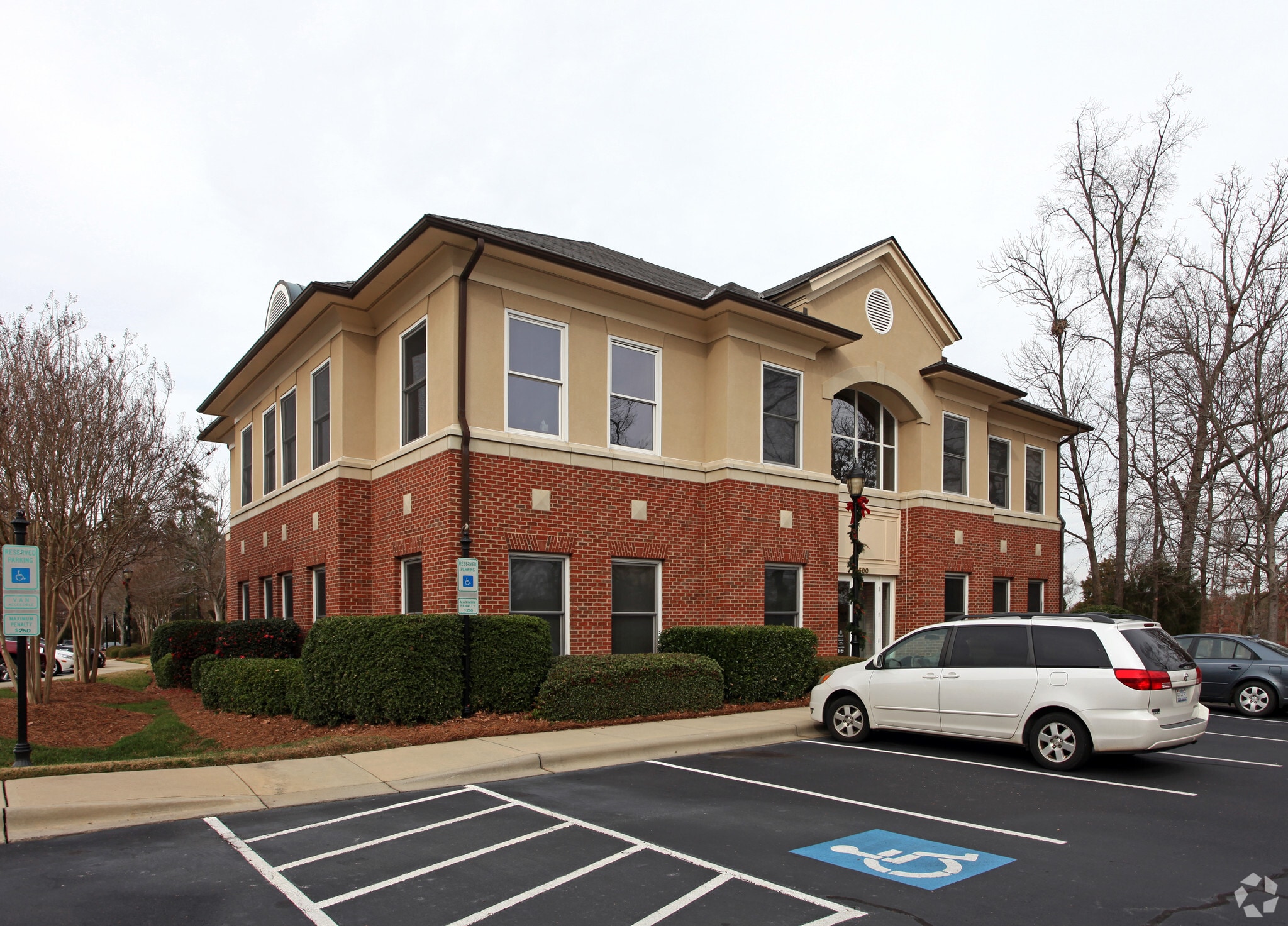 11600 N Community House Rd, Charlotte 28277 - Villa D | LoopNet.co.uk