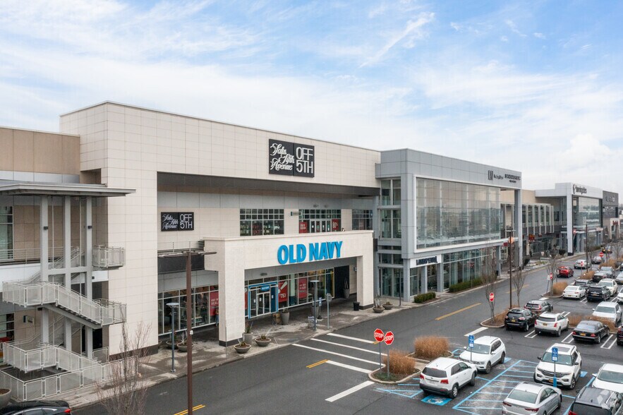 900 Old Country Rd, Garden City 11530 | LoopNet.co.uk