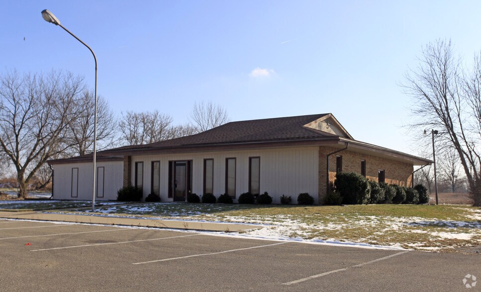 6720 Red Arrow Hwy, Coloma, MI 49038 - USA