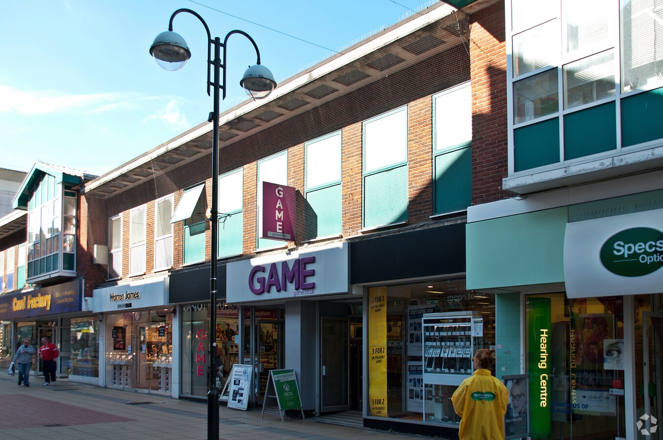 10-12 The Martlets, Crawley RH10 1ES | LoopNet UK