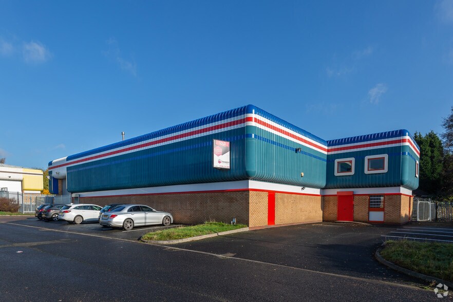 Congreaves Rd, Cradley Heath, B64 7EP - GBR