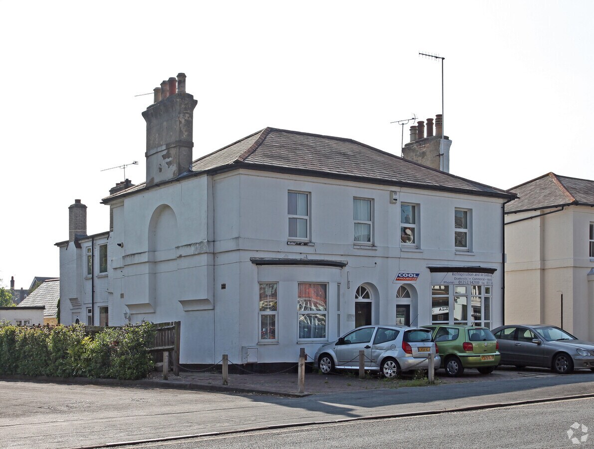 13 Alexandra Rd, Farnborough, GU14 6BU | LoopNet