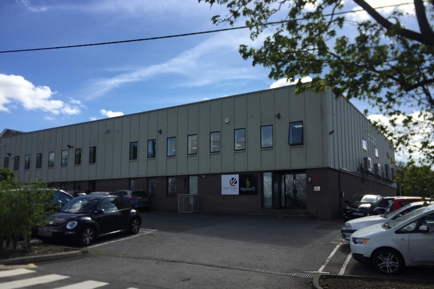 Merrow Ln, Guildford, GU4 7BN | LoopNet UK