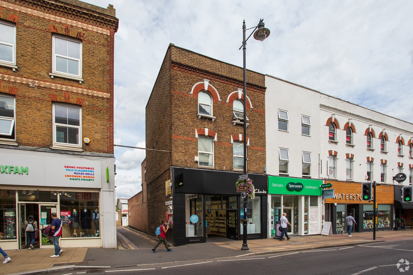 Retail Property for Sale in 36 The Broadway, London, SW19 1RQ - 2,521 ...