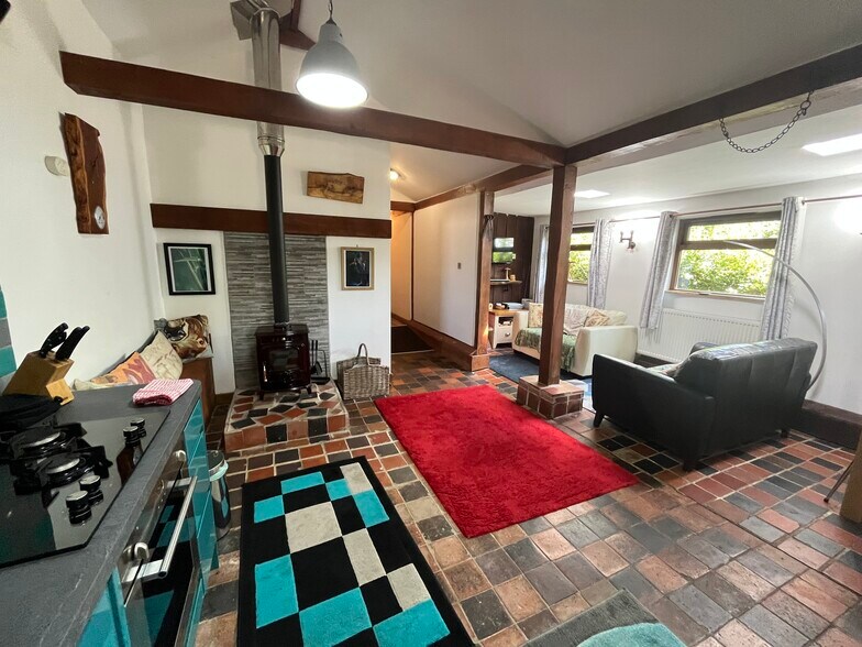 Upper Hoar Cross Road, Burton On Trent, DE13 8PH - The Stables at The ...