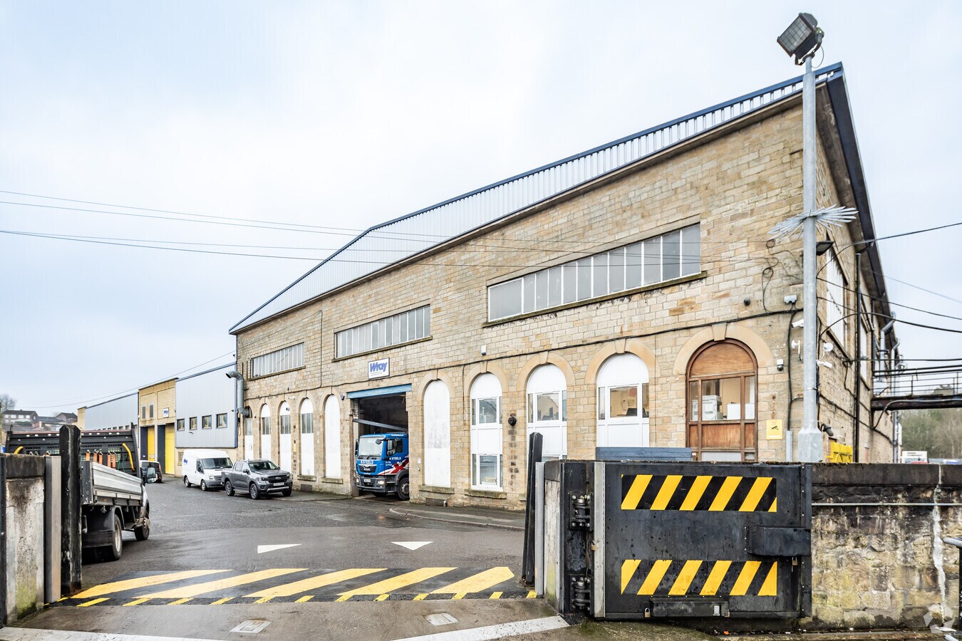 Woolley Bridge Rd, Glossop, SK13 2NS | LoopNet