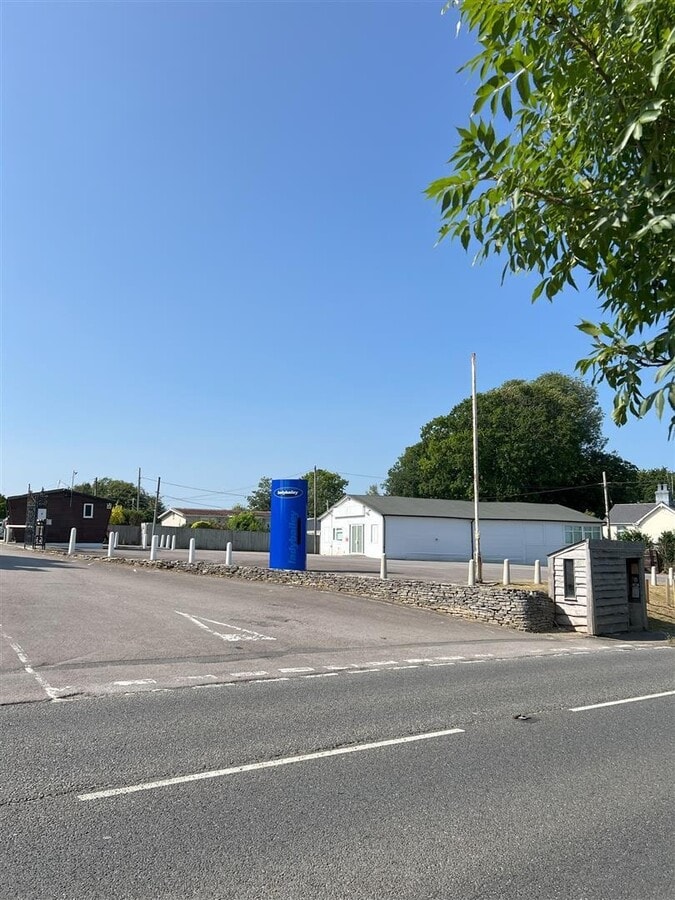 Retail Space to Rent - Former Caravan Sales, Lady Bailey Park ...