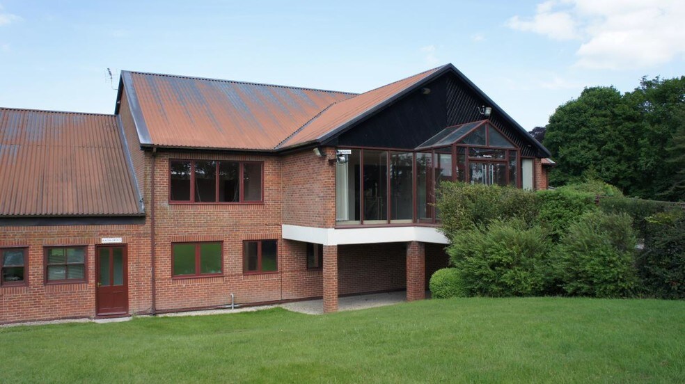 Manton House Estate, Marlborough SN8 1PN | LoopNet UK