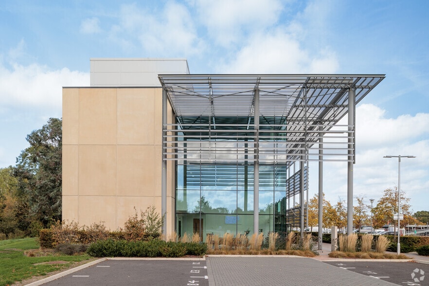 Sanderson Rd, Uxbridge, UB8 1DH - Office for Lease | LoopNet UK