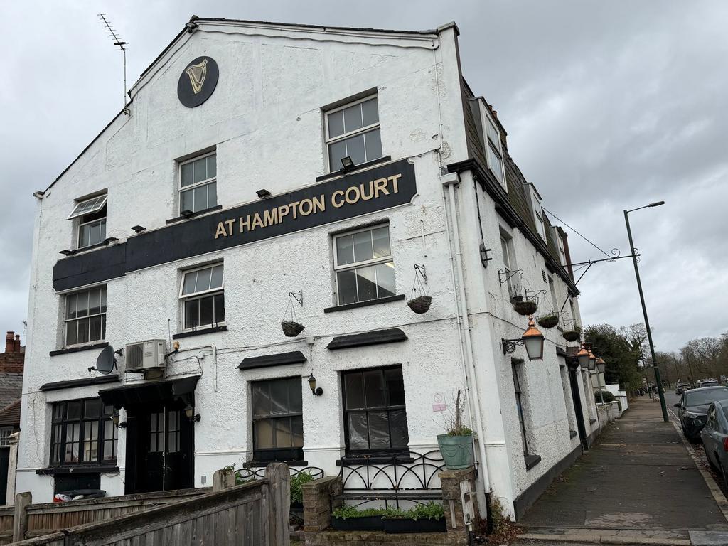 Retail Space to Rent - Cardinal Wolsey, Hampton Court Rd, East Molesey ...