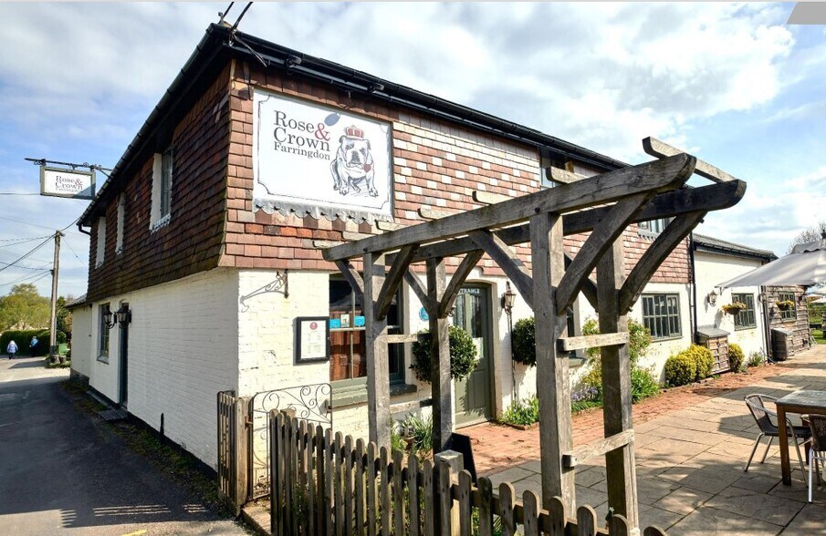 Crows Ln, Alton GU34 3ED - Rose & Crown | LoopNet UK