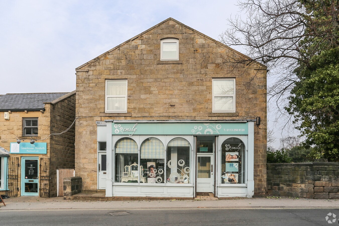 87 Town St, Leeds, LS18 5BP - GBR