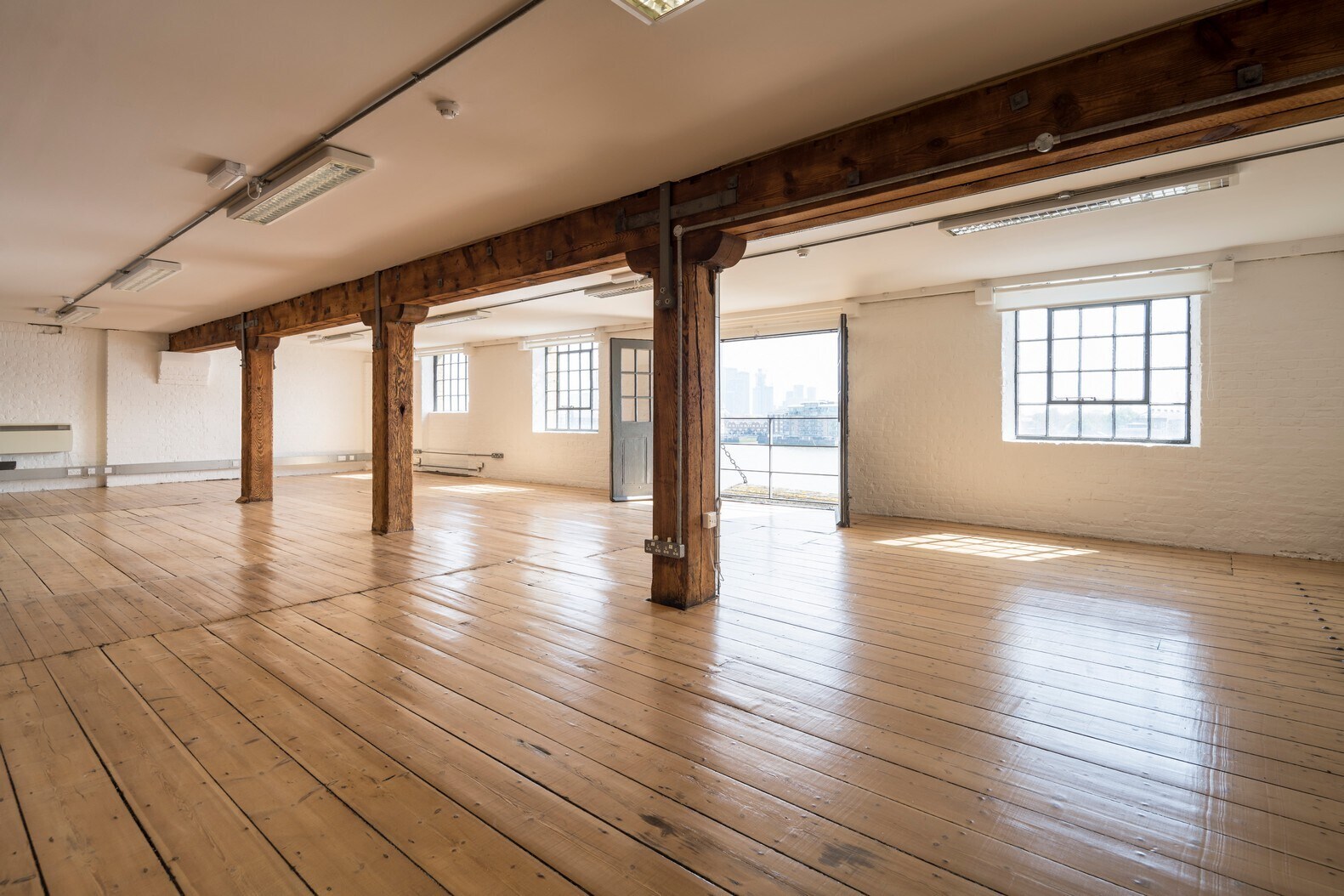 Office Space to Rent - Metropolitan Wharf, 70 Wapping Wall, London, E1W ...