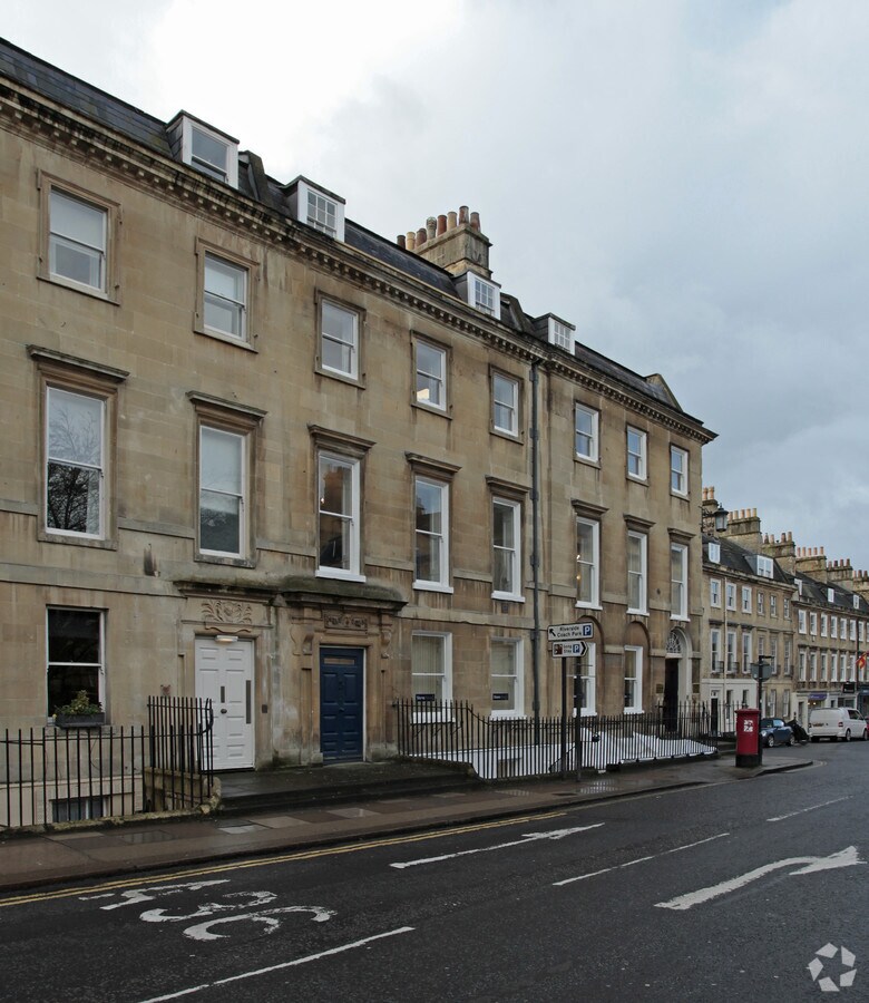 12-13 Queen Sq, Bath BA1 2HJ | LoopNet UK