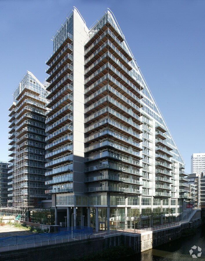 Clowes St, Salford, M3 5NA - The Edge | LoopNet UK