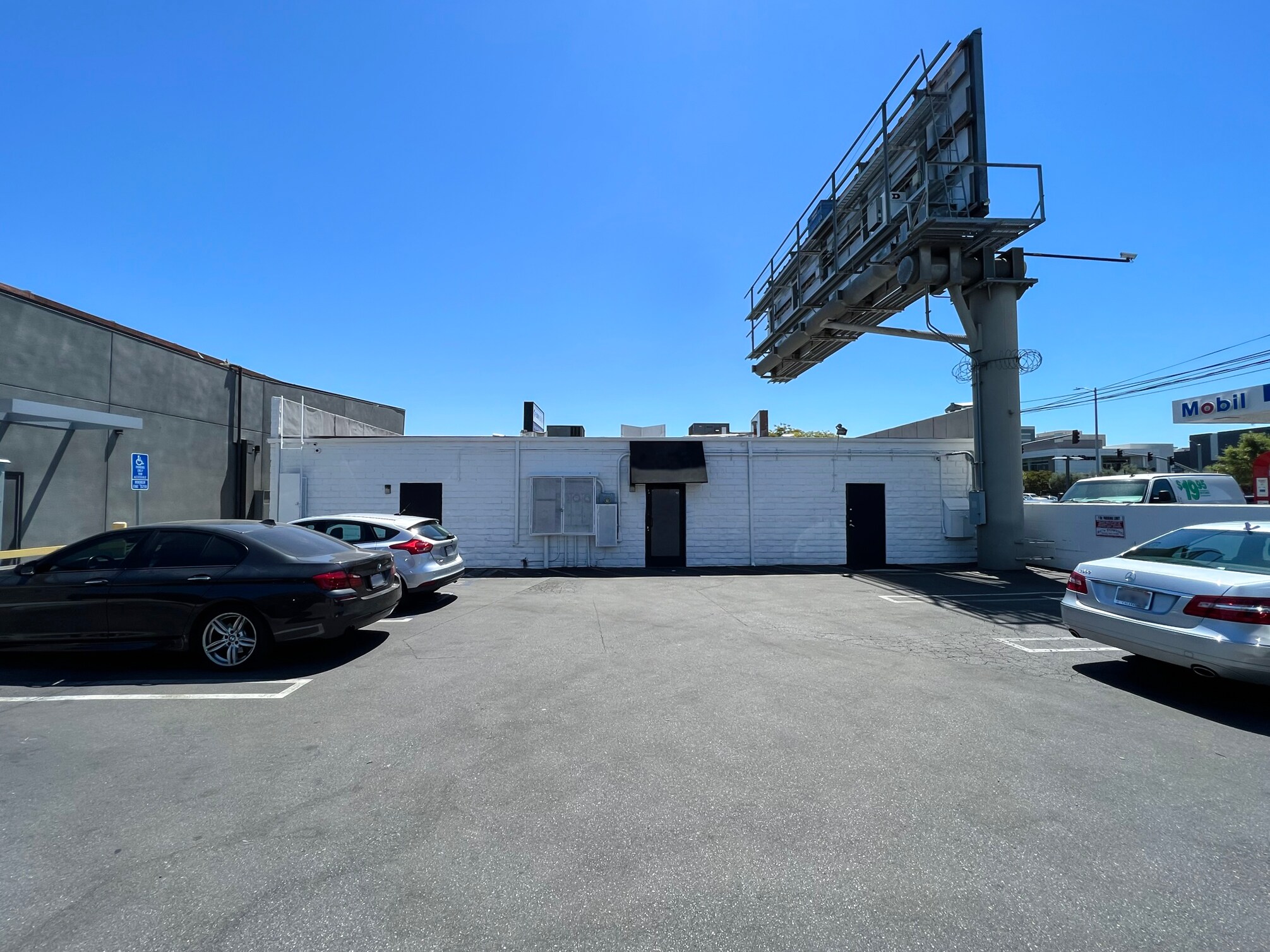 6433-6437 Topanga Canyon Blvd, Woodland Hills 91303 - Prime Warner ...