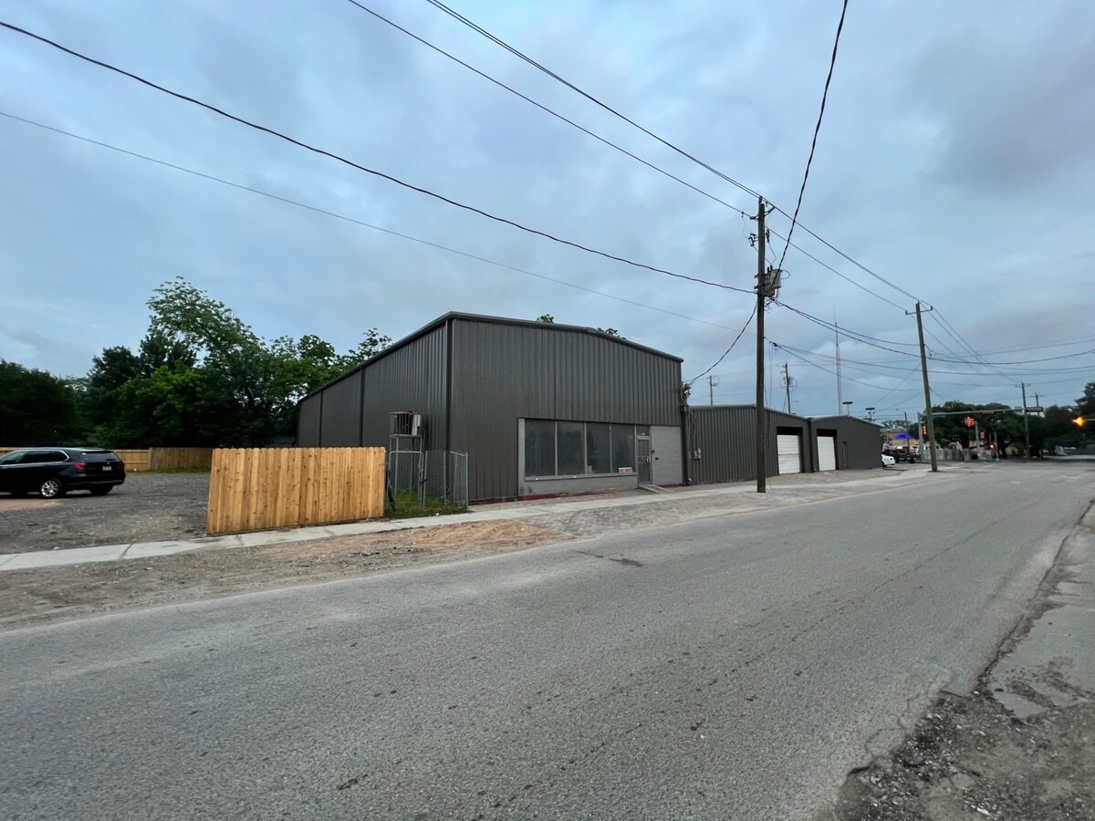 301 Adams St, Houston, TX 77011