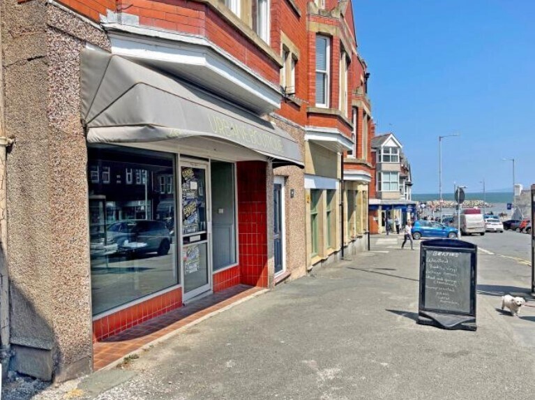 28 Rhos Rd, Colwyn Bay, LL28 4RS - GBR