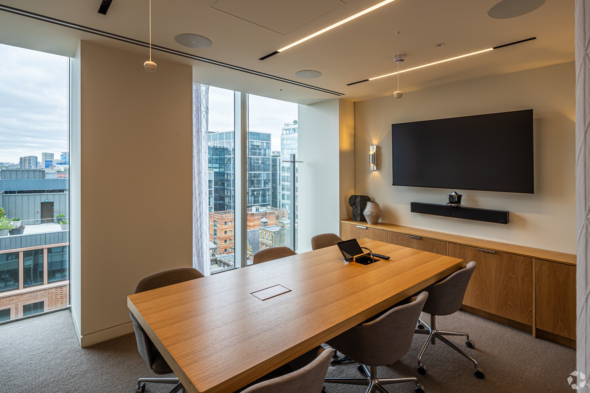 Retail Space to Rent in 201 Bishopsgate, London, EC2M 3AE - 707 sq ft ...