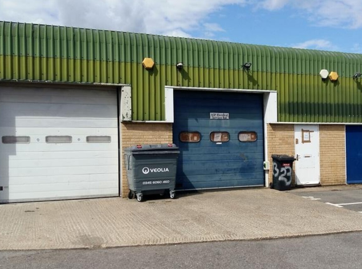 Test Ln, Southampton, SO16 9JW - Industrial for Rent - 2,946 SF - GBR