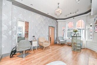 2 Swan Bank, Congleton, CW12 1AH - Swan House | LoopNet UK