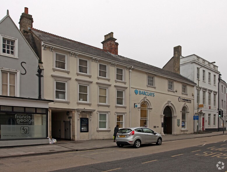 10-14 High St, Swindon SN1 3EP - Old Town Court | LoopNet UK