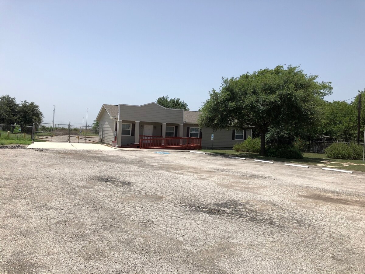 2848 Castroville Rd, San Antonio 78237 | LoopNet.co.uk