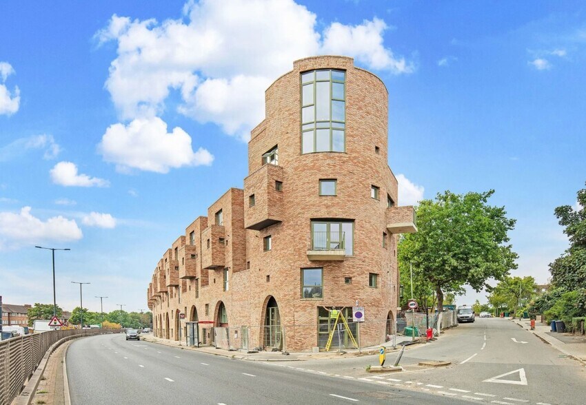 116 Edgewood Mews, London, N3 3EZ | LoopNet UK