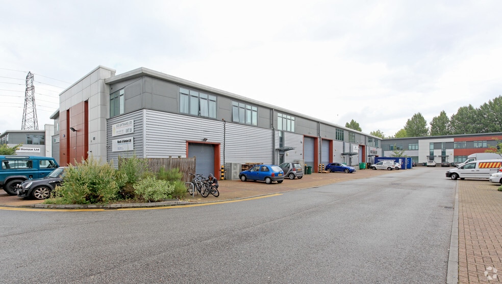 Dwight Rd, Watford, WD18 9DA - Industrial for Rent - 6,678 SF - GBR