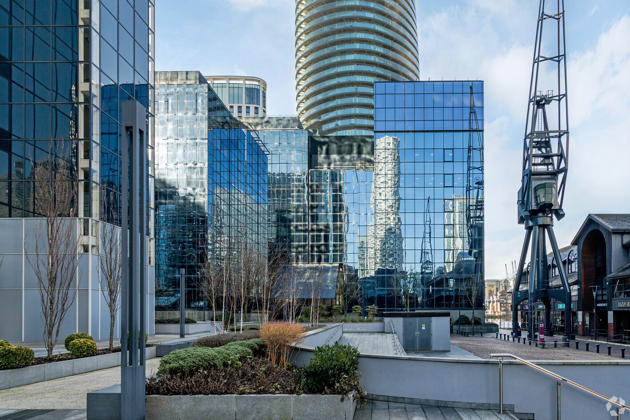 8-9 Harbour Exchange Sq, London, E14 9JY - LD8 London IBX® Data Center ...