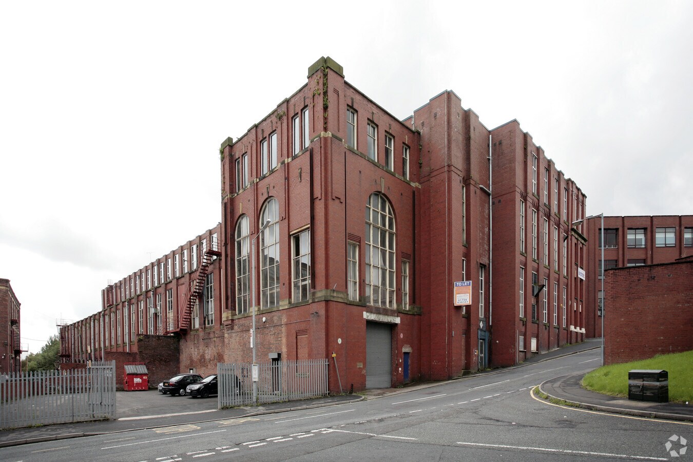 Greenacres Rd, Oldham, OL4 3NS - GBR