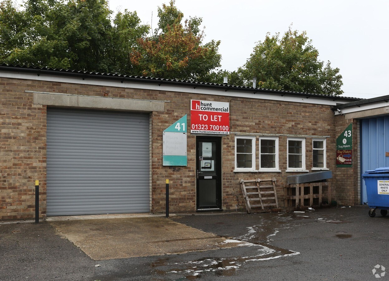 41 Station Rd, Hailsham, BN27 2EL - GBR