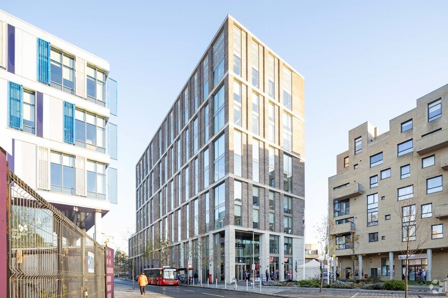 2 Bristol Av, London, NW9 4EW - Barnet Council Colindale Office | LoopNet UK