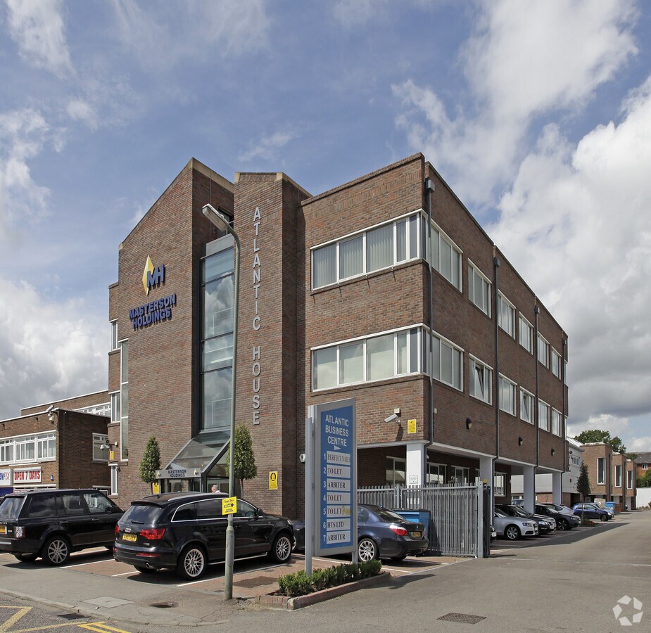 7 Stirling Way, Borehamwood, WD6 2BT