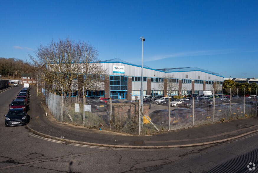 15 Mills Rd, Aylesford, ME20 7NA - Quarry Wood Industrial Estate ...