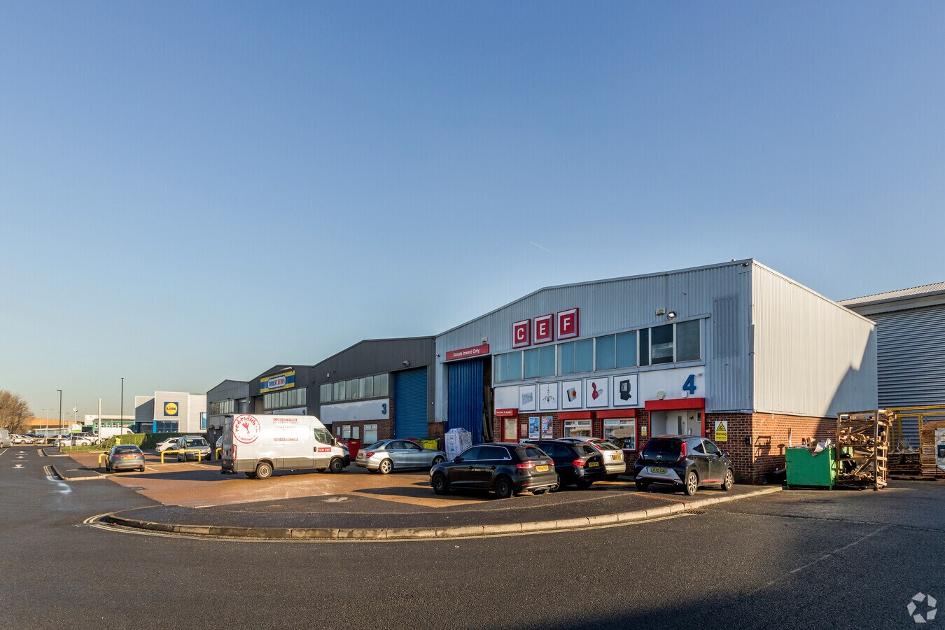 Christopher Rd, Southall, UB2 5YG - GBR