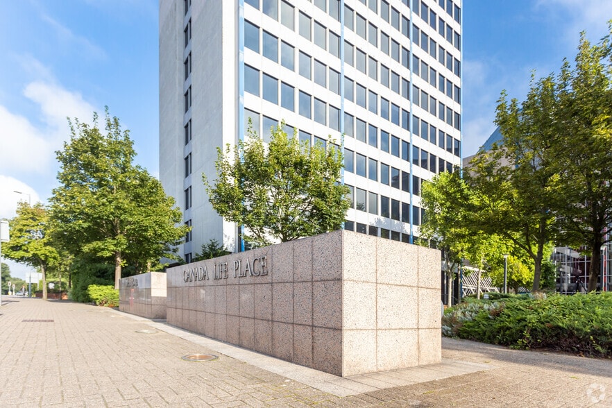 High St, Potters Bar, EN6 5BS - Maple House | LoopNet UK