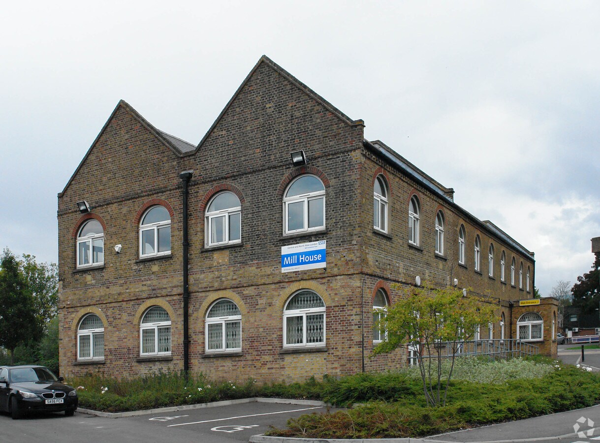 Mill House, 38 Riverside Way, Uxbridge, UB8 2YF | LoopNet