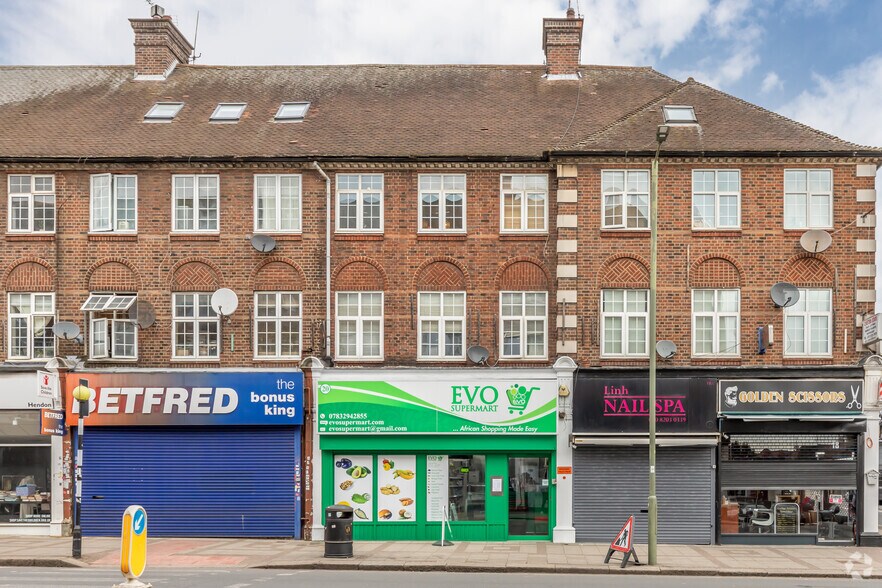 20 Vivian Ave, London NW4 3XP | LoopNet UK