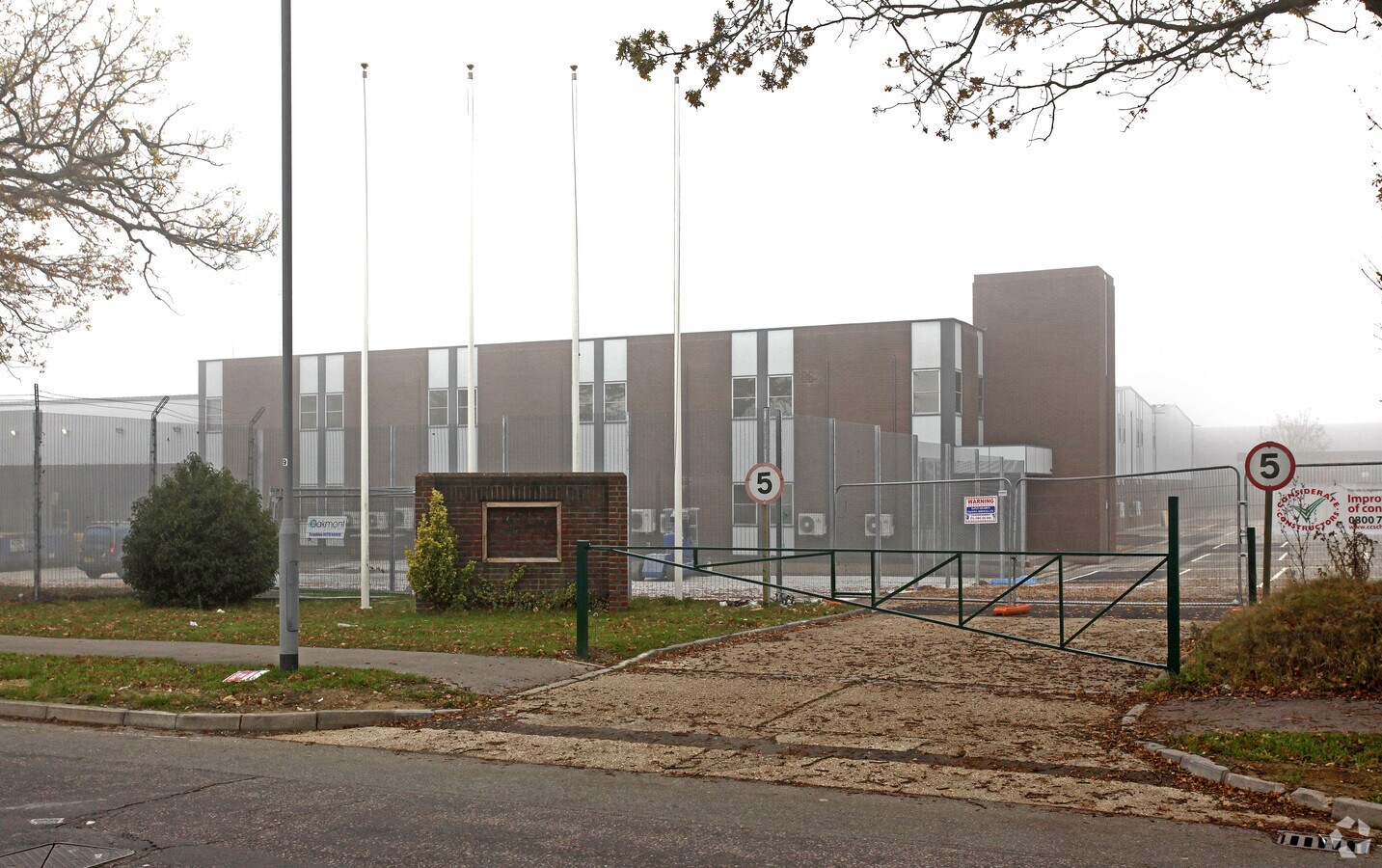 Woolborough Ln, Crawley, RH10 9AQ | LoopNet