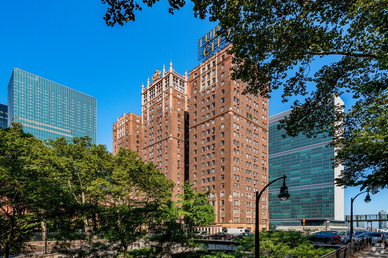 45 Tudor City Pl, New York 10017 | LoopNet UK