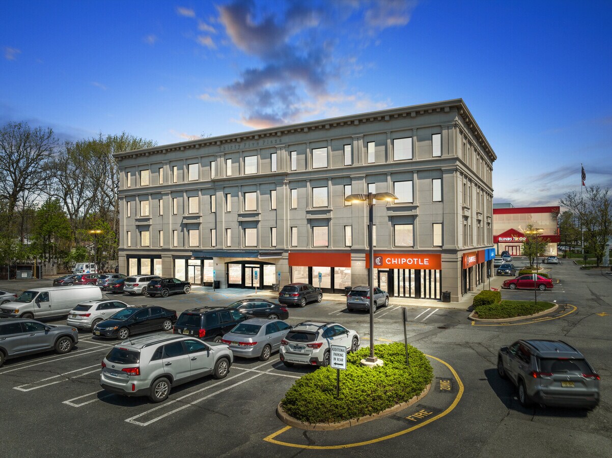 81 E State Rt 4, Paramus 07652 | LoopNet.co.uk