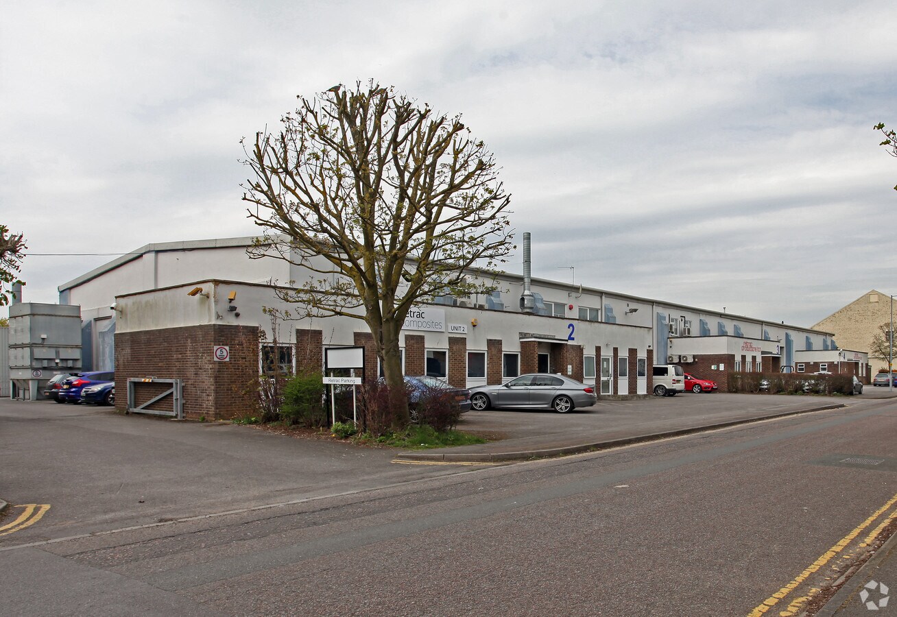 Industrial Property for Sale in Bramble Rd, Swindon, SN2 8HB - 33,929 ...