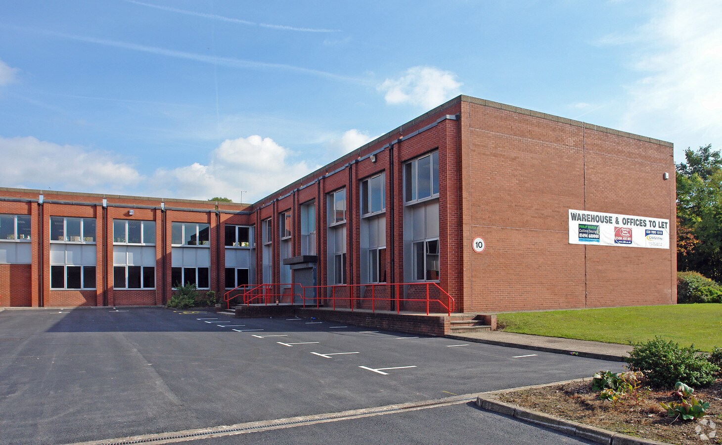 85-87 Holtspur Ln, High Wycombe HP10 0BB | LoopNet UK