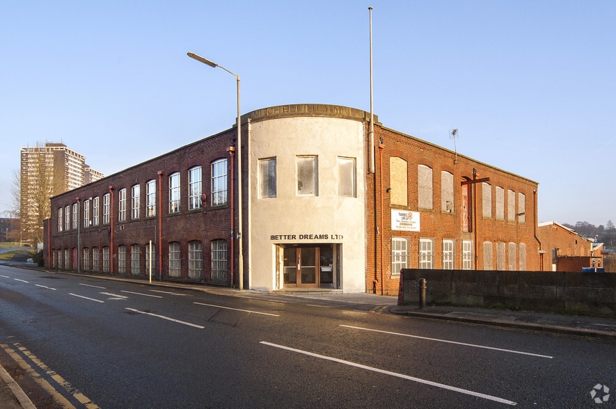 College Rd, Rochdale, OL12 6AE