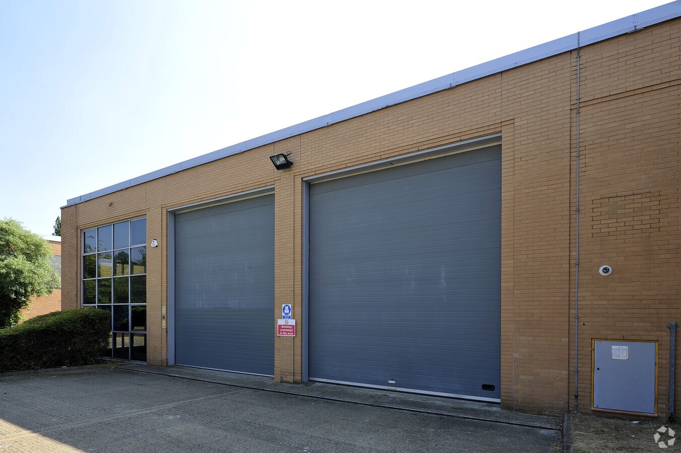 Aspen Way, Feltham TW13 7AQ | LoopNet.co.uk