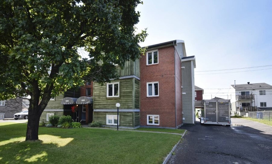 2208-2222 Av Larue, Québec, QC G1C 1J7 | LoopNet UK