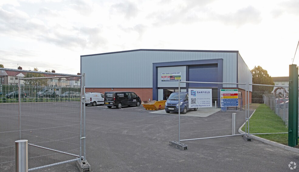 Southend Rd, Woodford Green, IG8 8HF - GBR