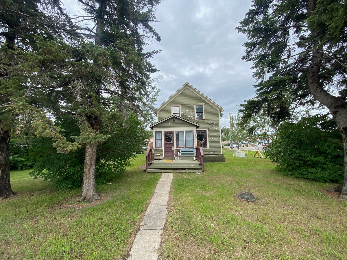 5002-5004 49 Av, Leduc T9E 7H7 | LoopNet.co.uk